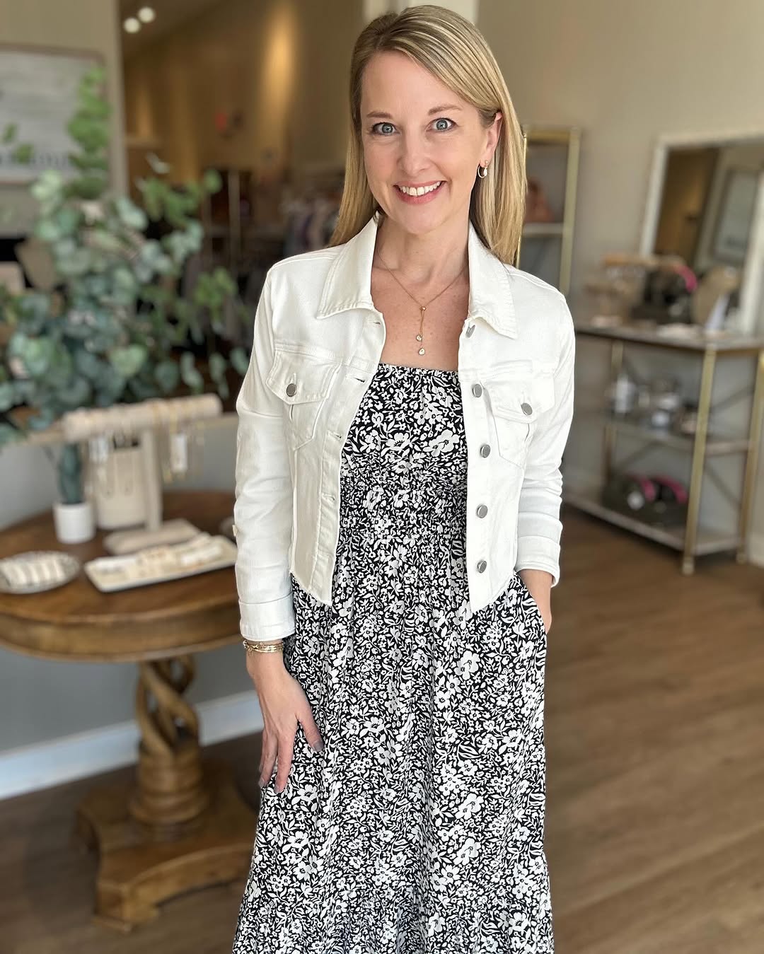 30+ White Denim Outfit Ideas to Elevate Your Style