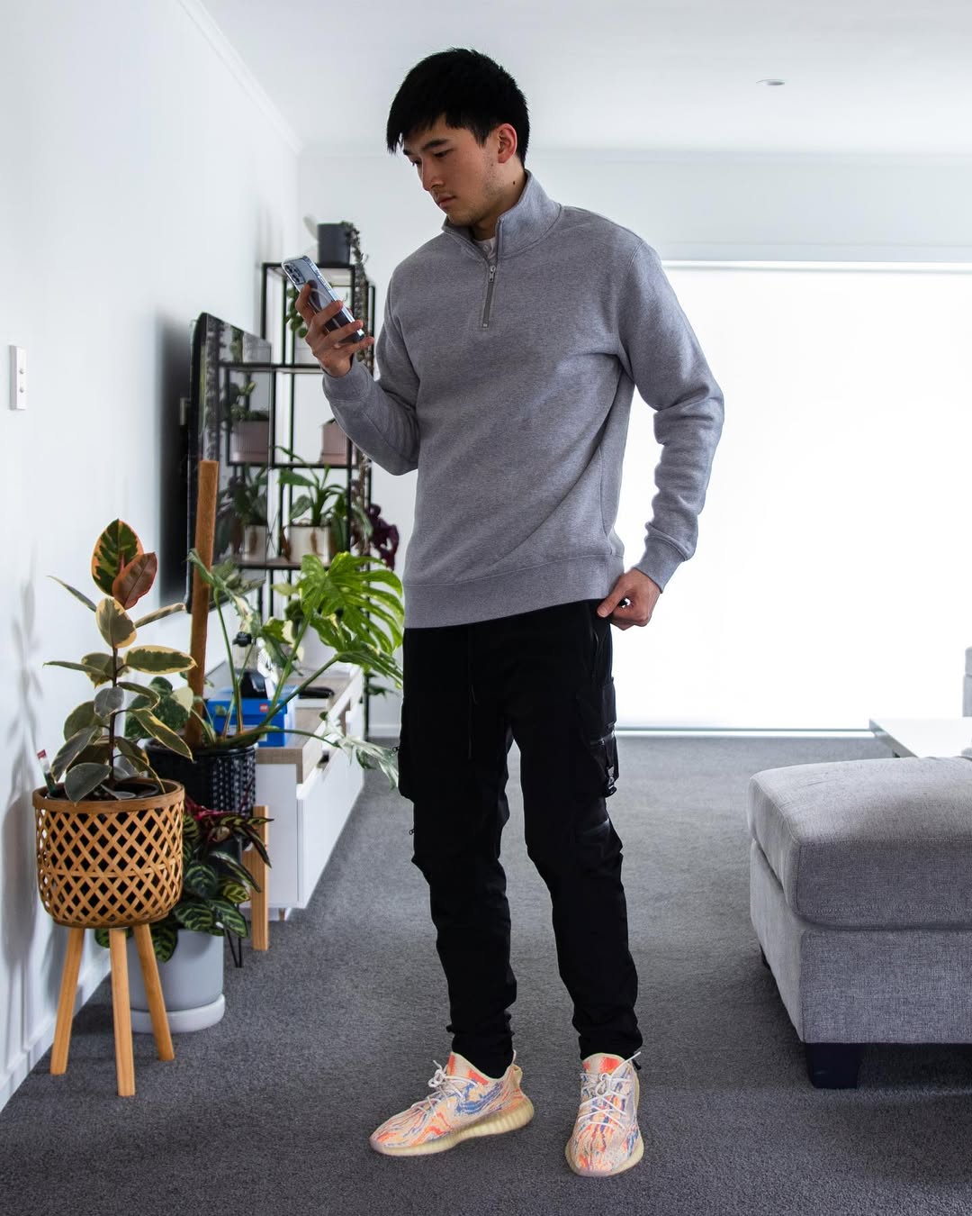 20+ Yeezy 350 Outfit Ideas – Trendy, Stylish & Effortless Ways