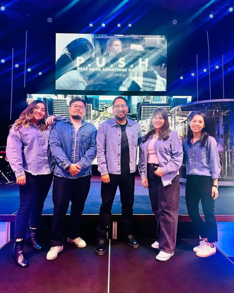 27+ Worship Team Outfits Ideas for Modest, Stylish & Comfortable